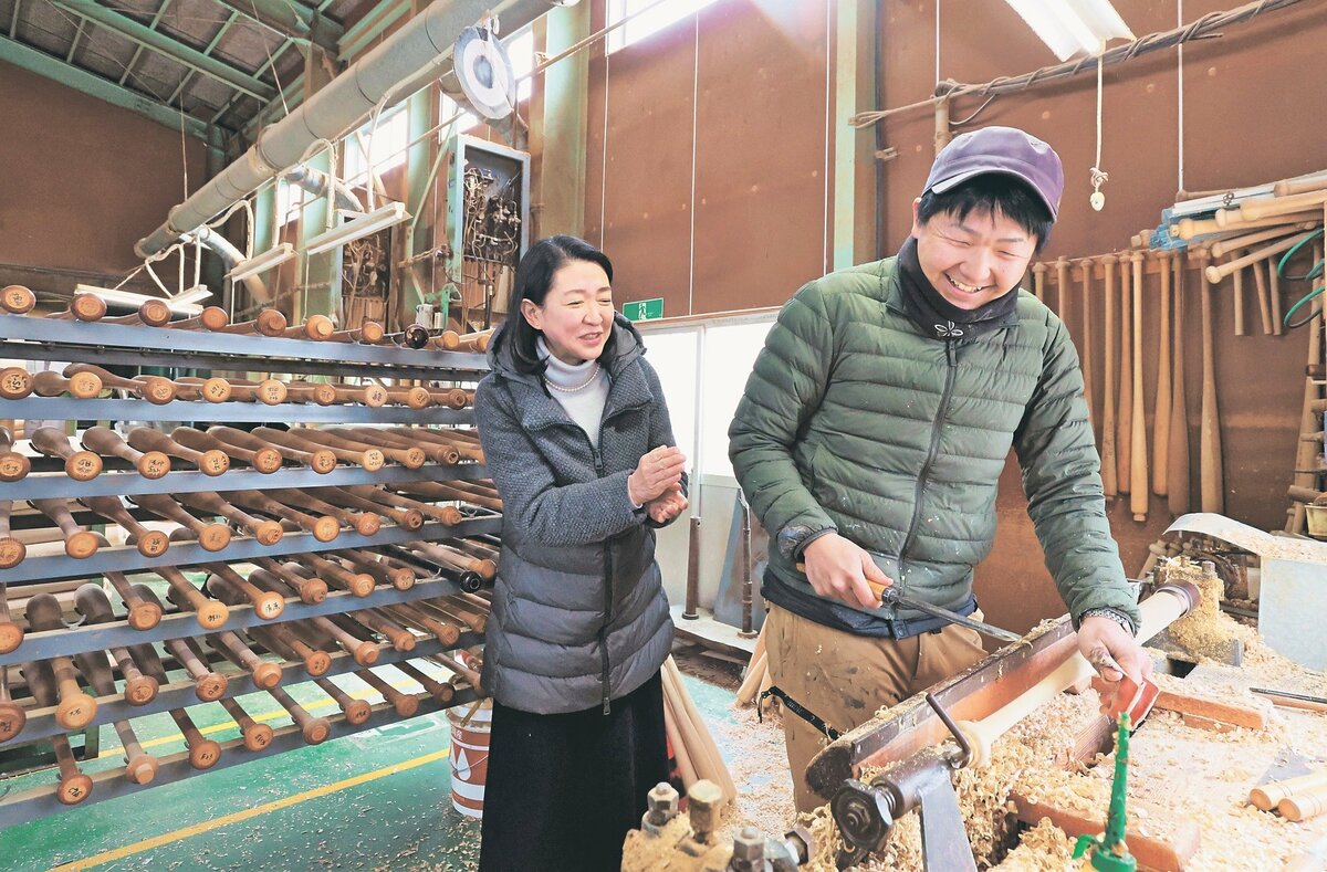 紺野美沙子×とやまの情熱人（24）木製バット製造「エスオースポーツ工業」社長 中塚陸歩さん（35）南砺市｜北日本新聞webunプラス