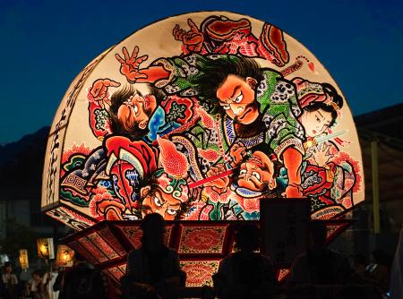 勇壮に「弘前ねぷたまつり」｜北日本新聞webunプラス