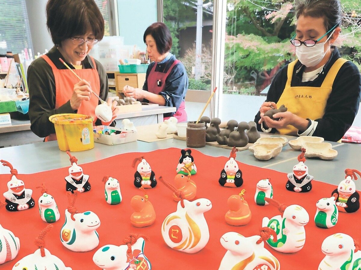 “ヘビー”級の幸運願う 富山で巳年の土鈴作り｜北日本新聞webunプラス