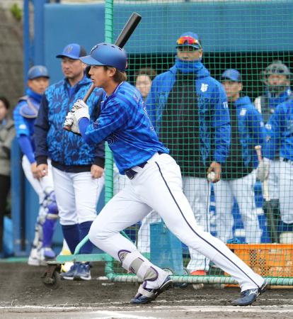 DeNA梶原、バットでアピール｜北日本新聞webunプラス