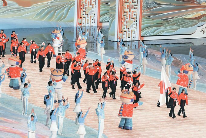 日本選手、堂々行進 8年ぶりの冬季アジア大会、ハルビンで開幕｜北日本新聞webunプラス