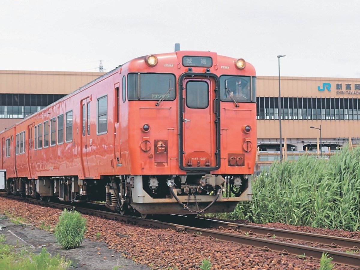 城端・氷見線、28年度末までに新型車両 IC改札機は24年度中に発注｜北日本新聞webunプラス