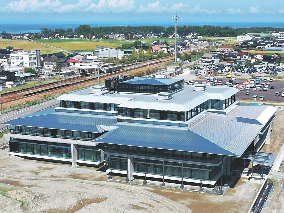 黒部に「YKK AP30ビル」完成 製造の本部移管｜北日本新聞webunプラス