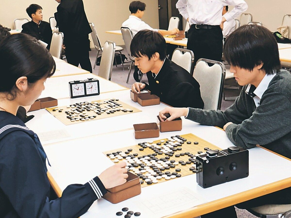 県高校秋季囲碁 松田さん（高岡龍谷1年）上級制す、女子個人戦は向さん（高岡1年）｜北日本新聞webunプラス