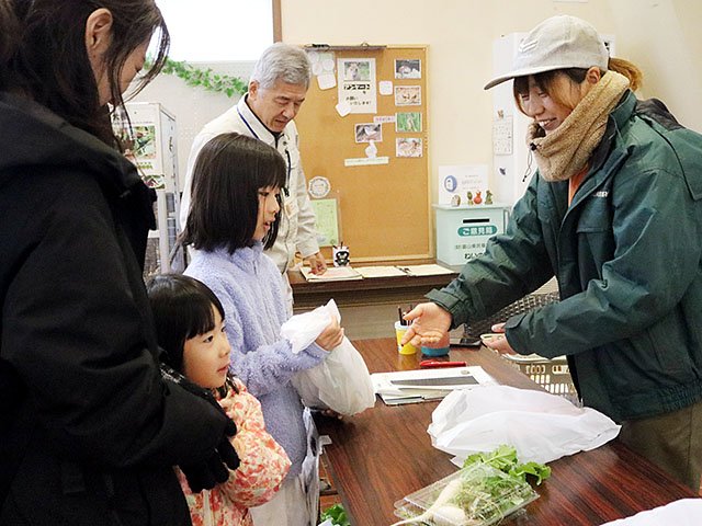 日本古来の風習「春の七草」知って 富山・ねいの里、解説やレシピ添え販売｜北日本新聞webunプラス