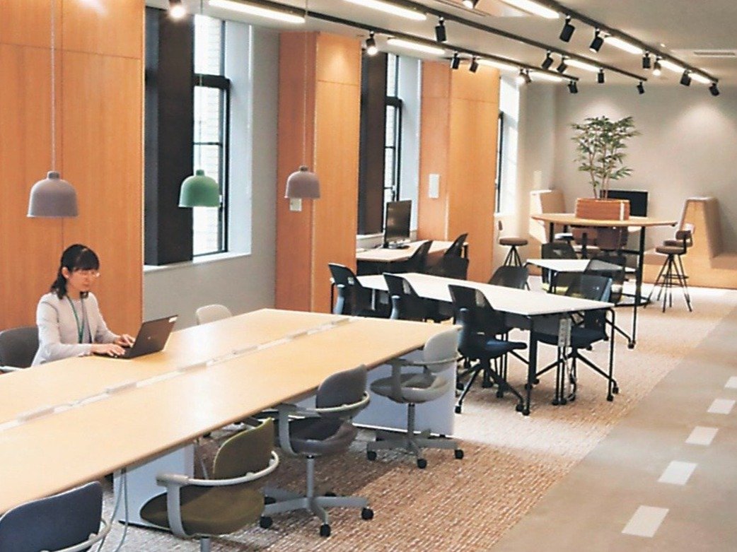 県庁のモデルオフィス完成 働き方改革推進、職員確保へ執務環境改善｜北日本新聞webunプラス