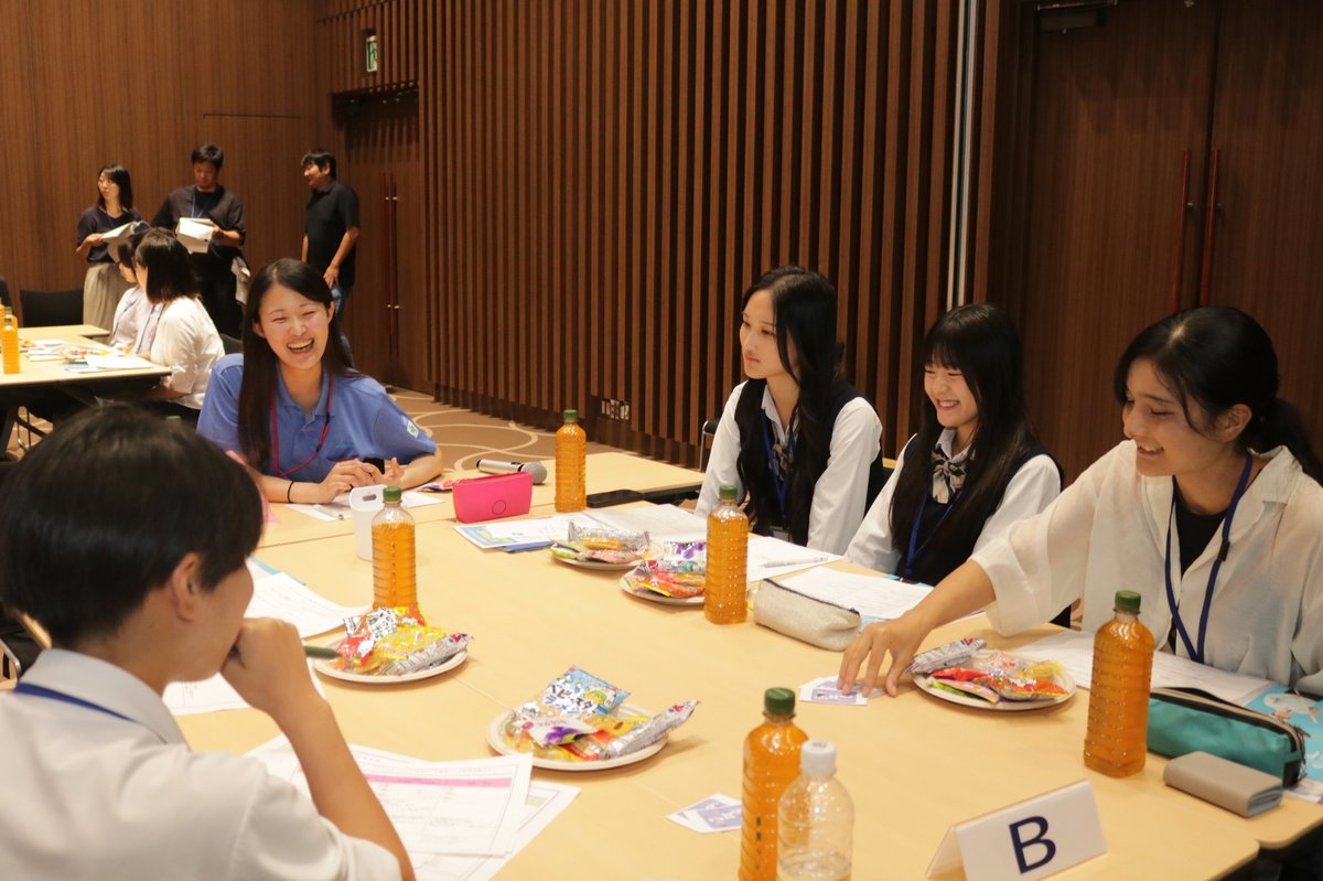 富山で働く魅力は？ 高校生と女性社員ら交流｜北日本新聞webunプラス