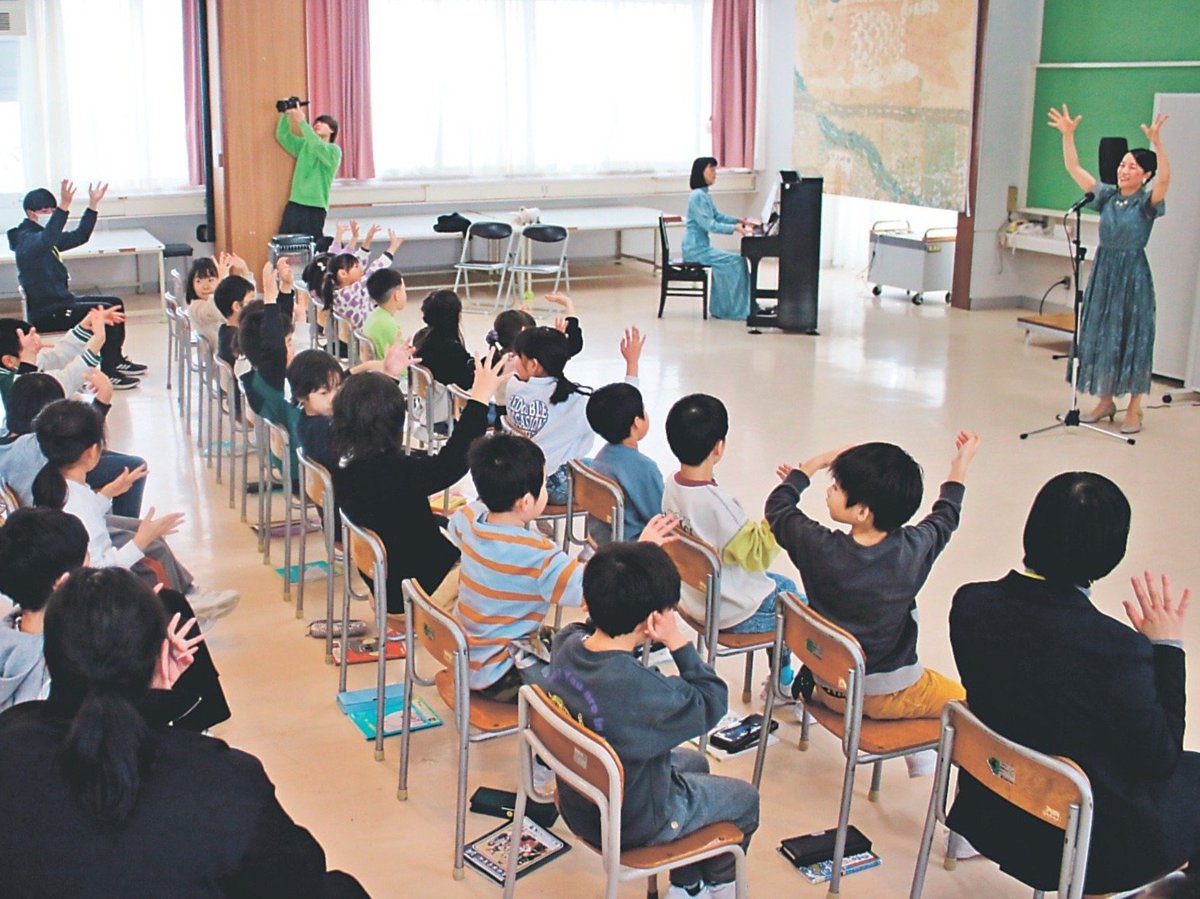 力強い歌声で上市・南加積小150周年祝う 卒業生の戎本さんらコンサート｜北日本新聞webunプラス