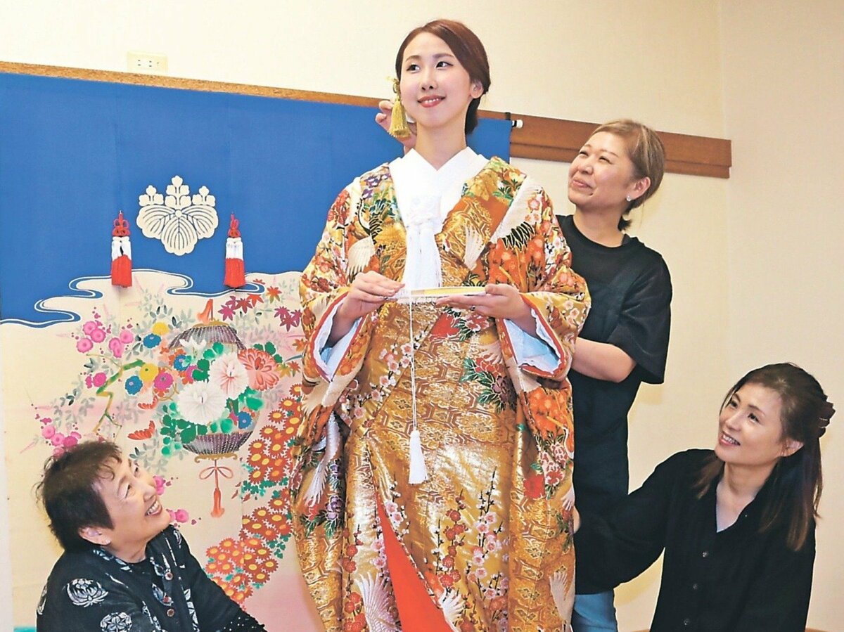 気分はお姫様？打ち掛け姿にうっとり 南砺のじょうはな花庵、20日に着付け・撮影体験｜北日本新聞webunプラス