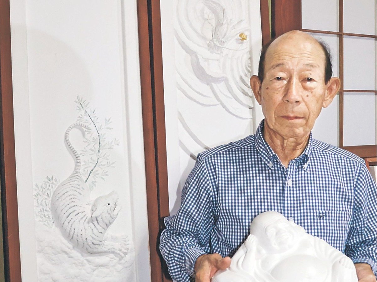 左官の面白さ鏝絵で伝える 職人歴65年の西境さん（射水）、コテ駆使し作品制作｜北日本新聞webunプラス