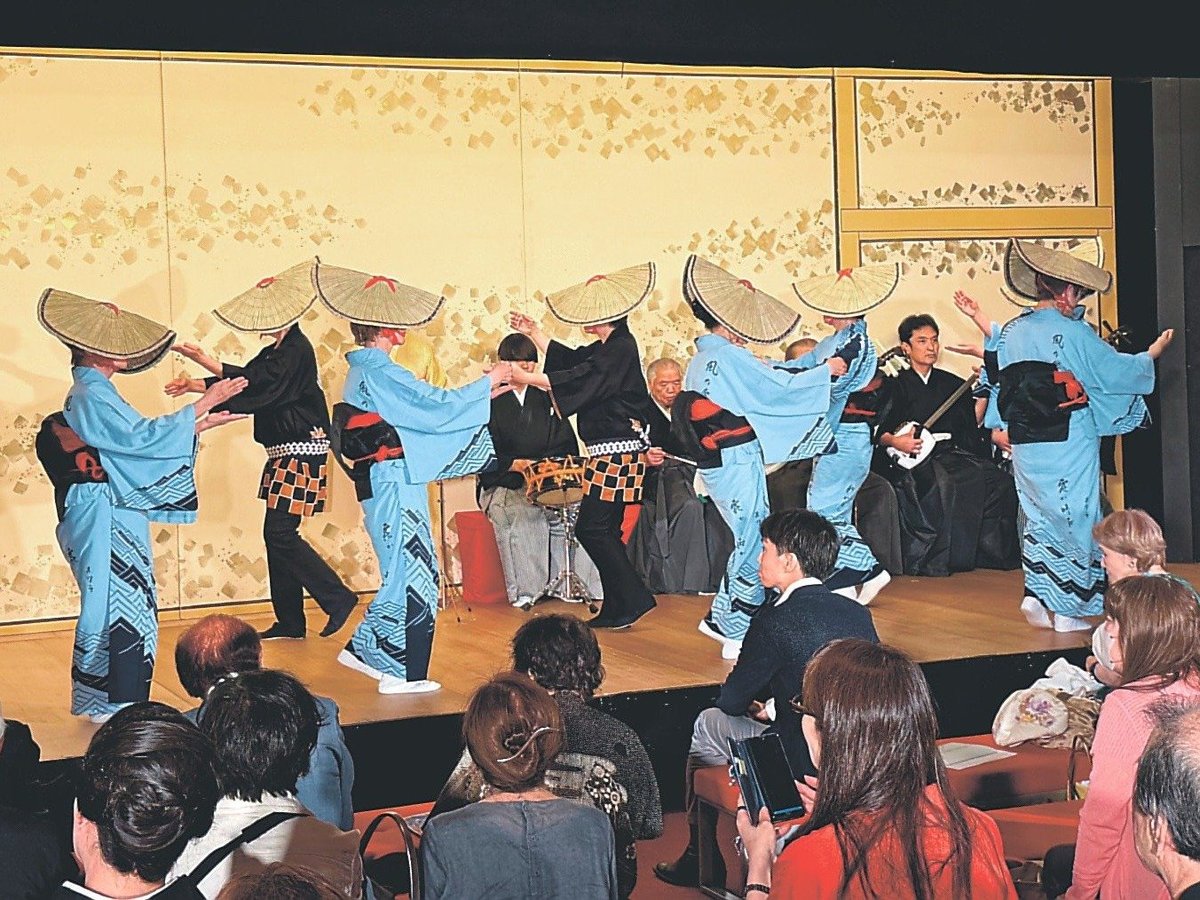 歌舞伎座でおわら披露 東京富山県人婦人会のメンバー｜北日本新聞webunプラス