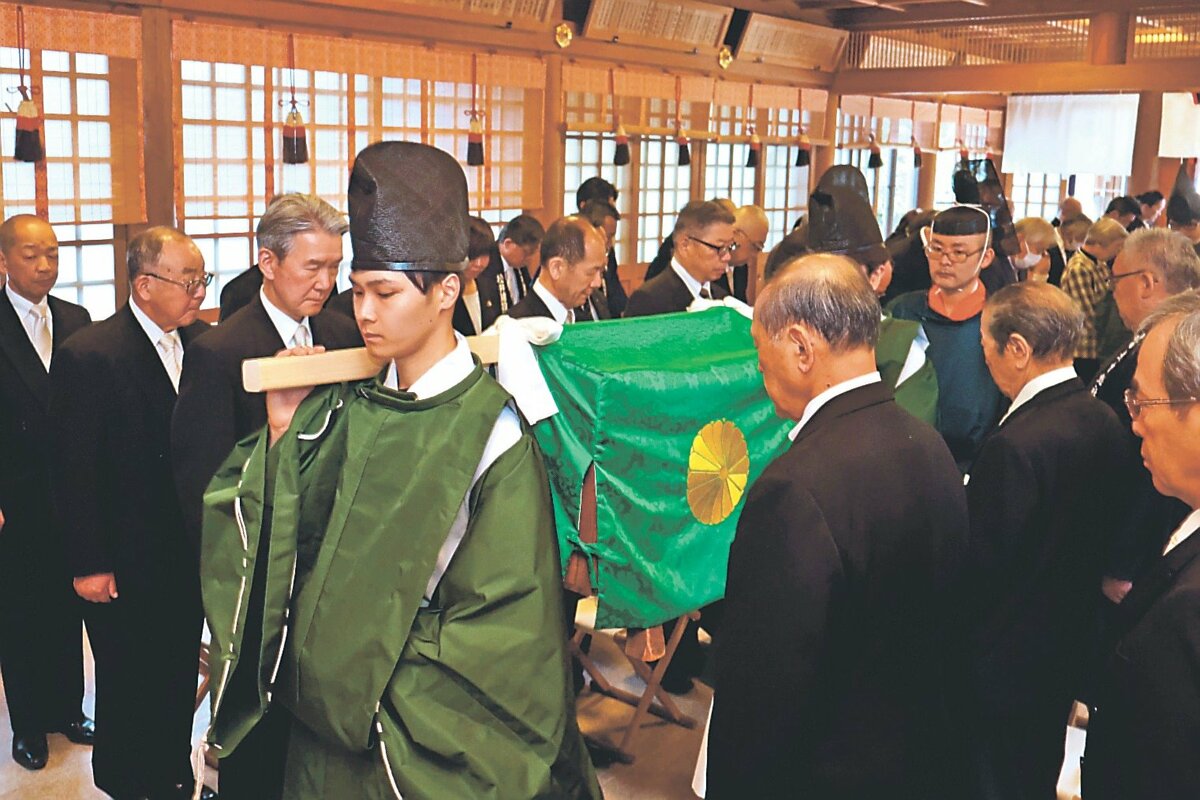 天皇陛下の供物奉納 高岡・射水神社、50年ぶり奉幣祭｜北日本新聞webunプラス