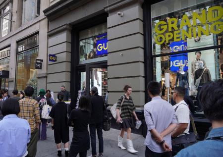 GUがNY常設店オープン｜北日本新聞webunプラス