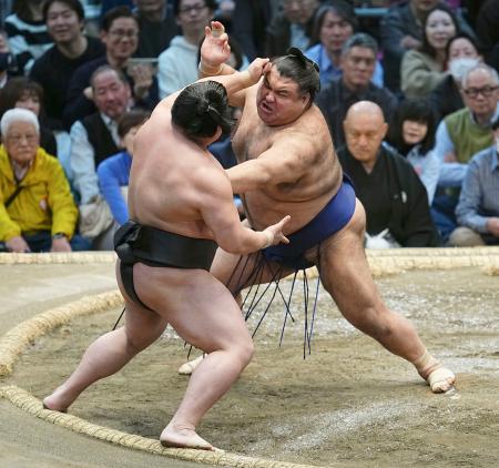 高安が首位、22日にも初V｜北日本新聞webunプラス