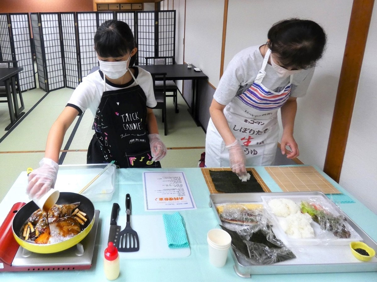 ホテルや旅館で職業体験！テーブルマナー学び、すし作り【夏休み体験記⑫】 コノコト｜北日本新聞webunプラス