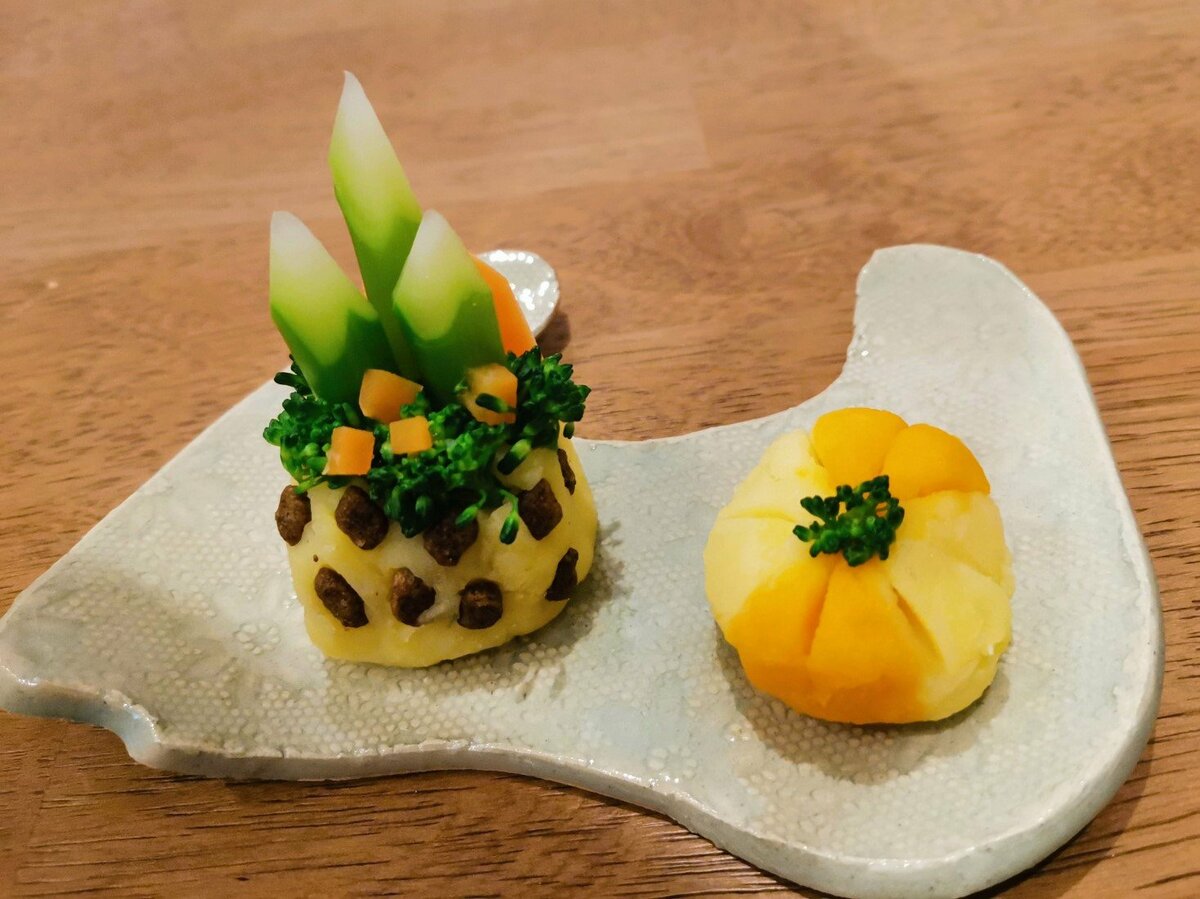 お節料理風🎍犬のおやつ作りに挑戦！【やちやちが行く‼（118）】 コノコト｜北日本新聞webunプラス