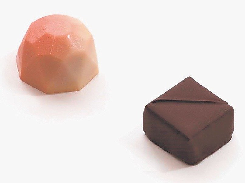 ＜空中カフェ 2024秋＞ボンボンショコラ、フレーズとスイート／パティスリー ショコラトリー サクライ（射水市）｜北日本新聞webunプラス