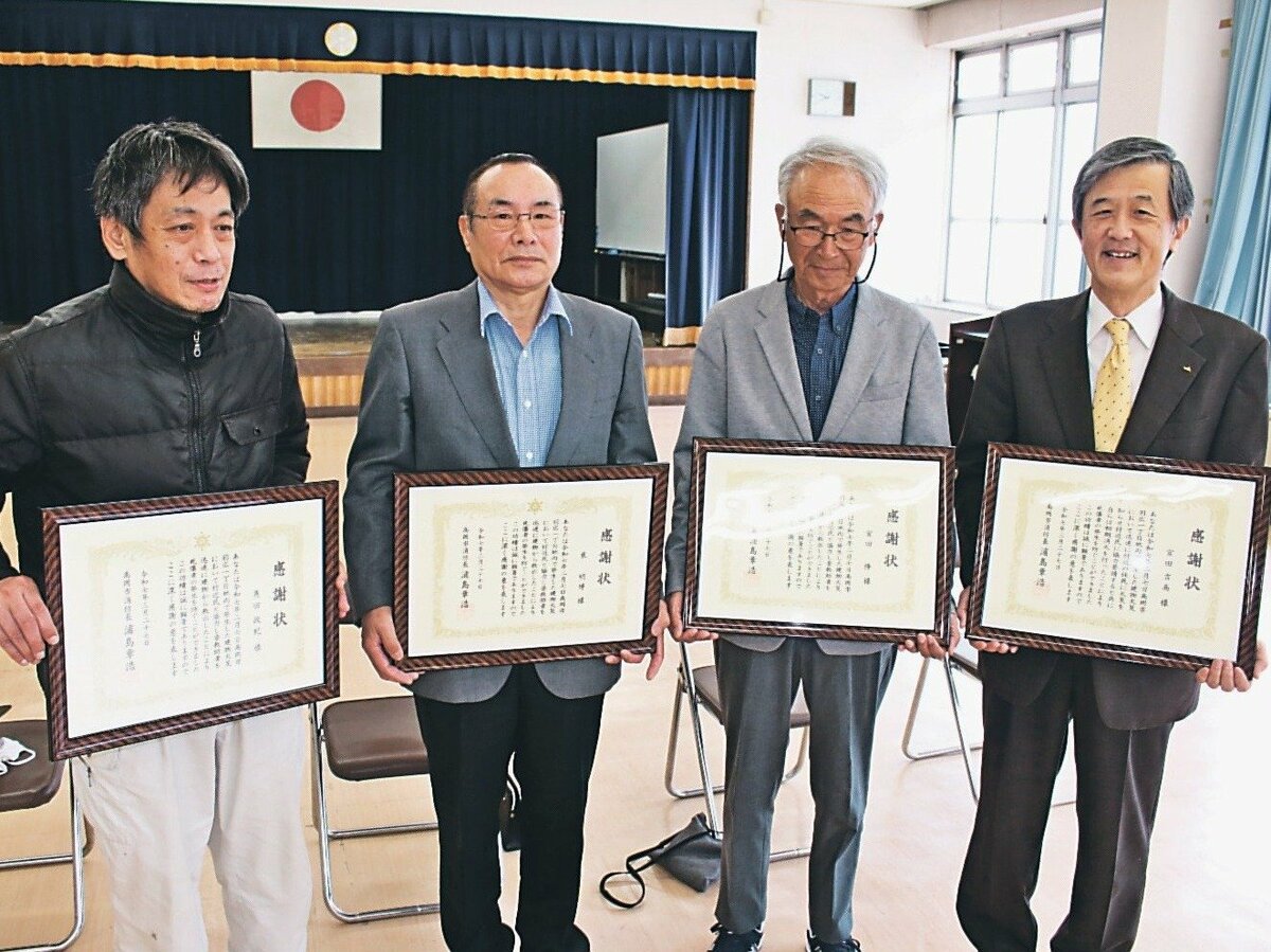 火元から高齢者救助 高岡・5人に感謝状「無我夢中だった」｜北日本新聞webunプラス