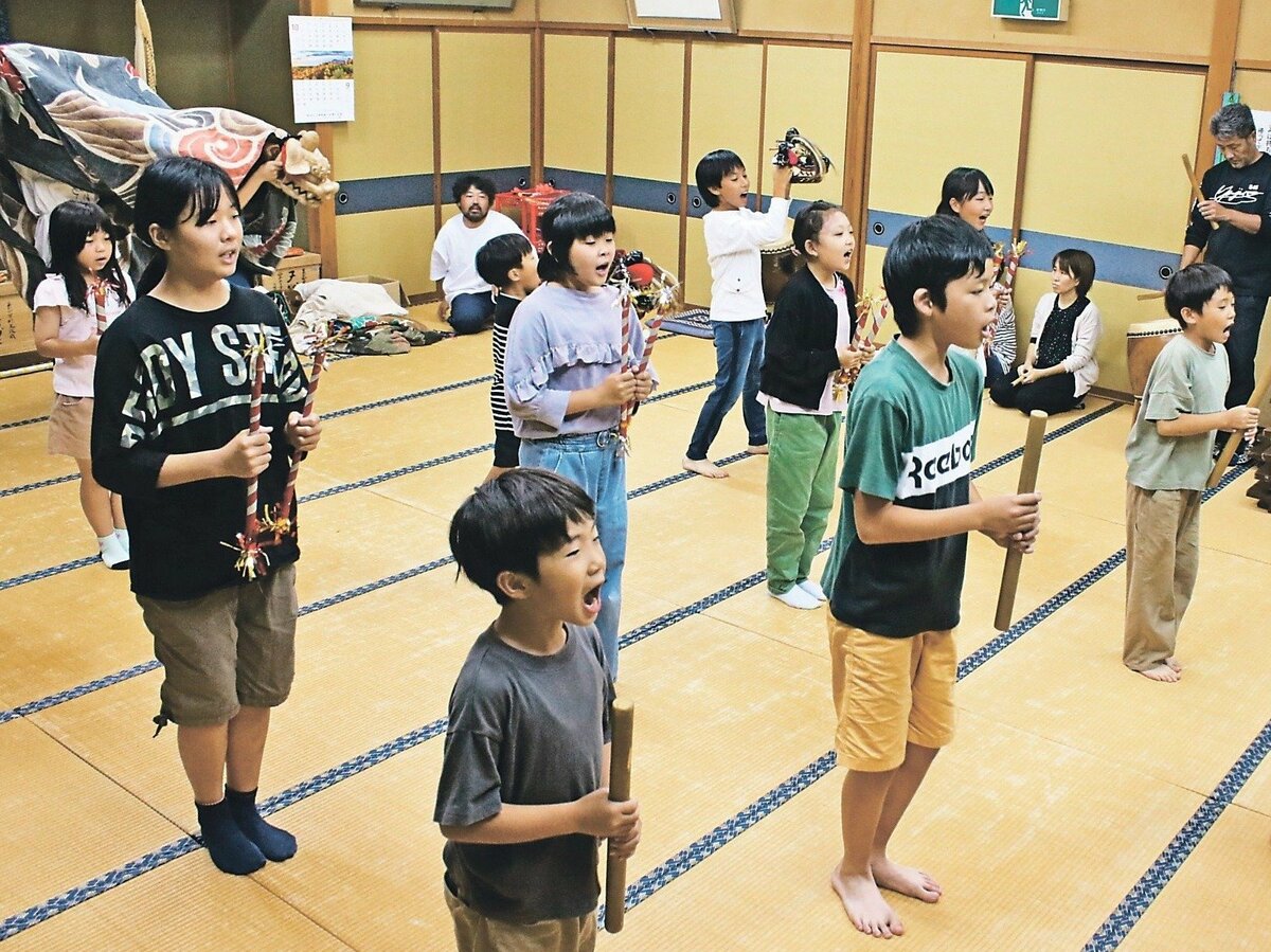 立山町の宮路獅子舞、100年の節目へ稽古 女子中学生2人が新加入、13日本番｜北日本新聞webunプラス