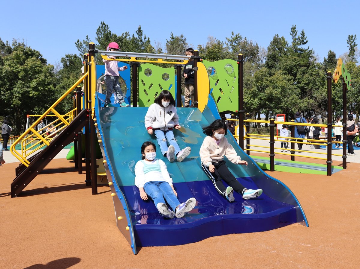 誰でも遊べる遊具が充実「インクルーシブひろば」が富山市にオープン コノコト｜北日本新聞webunプラス