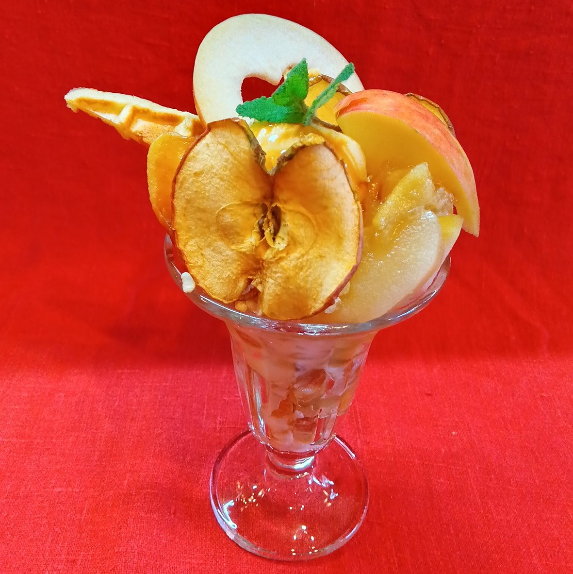 豪華 ️山田のりんご尽くしパフェ作りとりんご狩り🍎 コノコト｜北日本新聞webunプラス