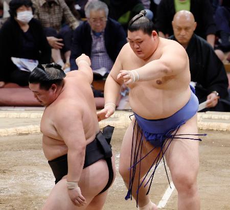 大の里と豊昇龍が3連勝｜北日本新聞webunプラス