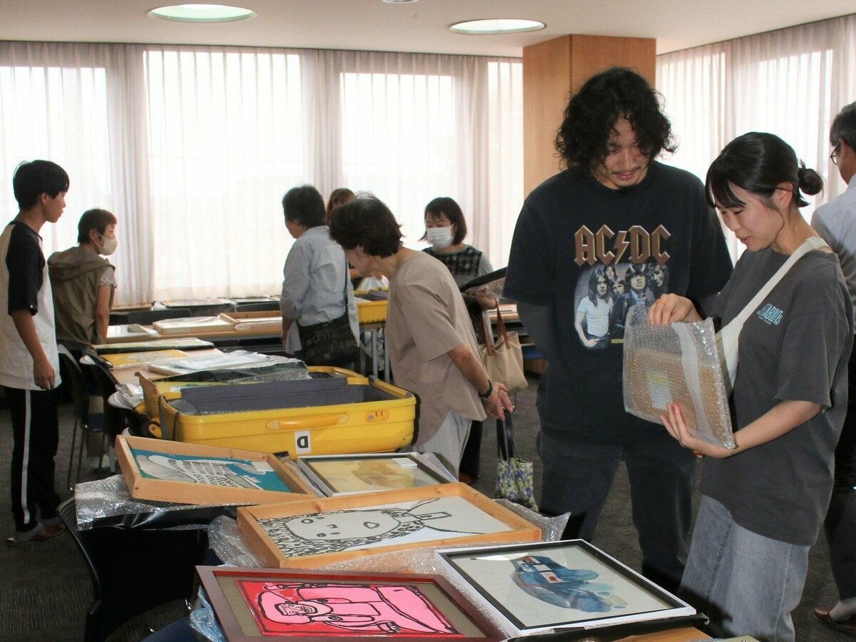 障害者アート、店舗彩る 12日から「伏木まちなか美術館」開催、商店主ら作品選ぶ｜北日本新聞webunプラス