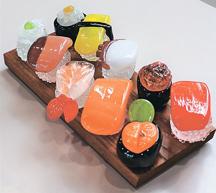 ガラスのすし作り人気 SNSで話題、富山ガラス工房に県外から続々｜北日本新聞webunプラス