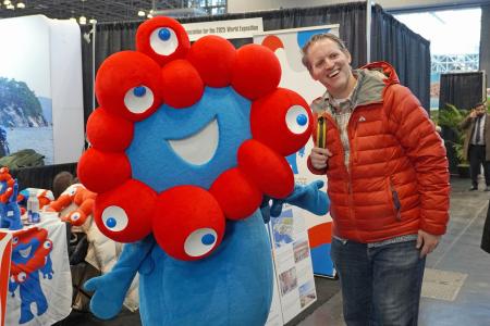 NYでミャクミャクがPR｜北日本新聞webunプラス