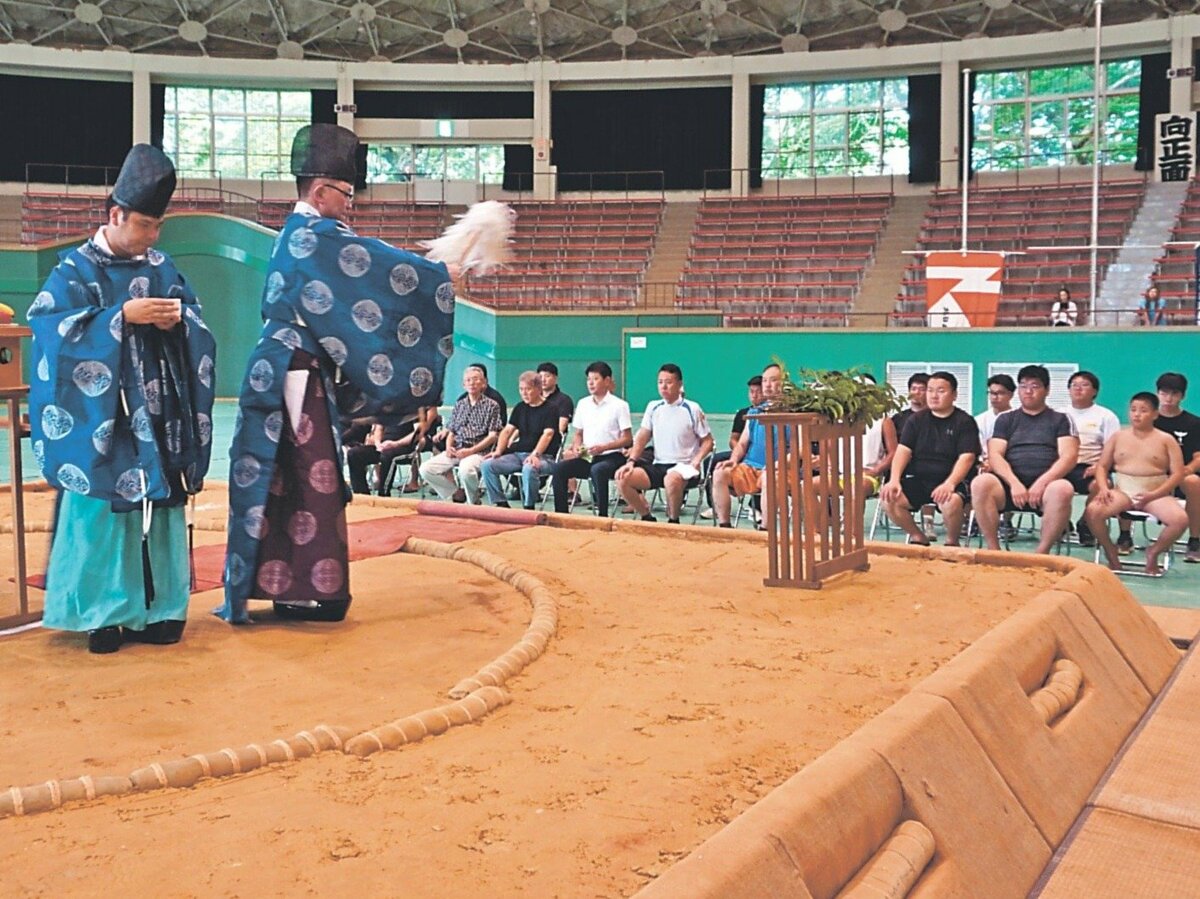土俵完成、大会成功祈る 高岡で17日、県青年相撲｜北日本新聞webunプラス