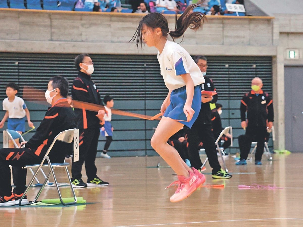 二重跳び何回できる？ 富山市なわとび交流大会、児童442人競う｜北日本新聞webunプラス