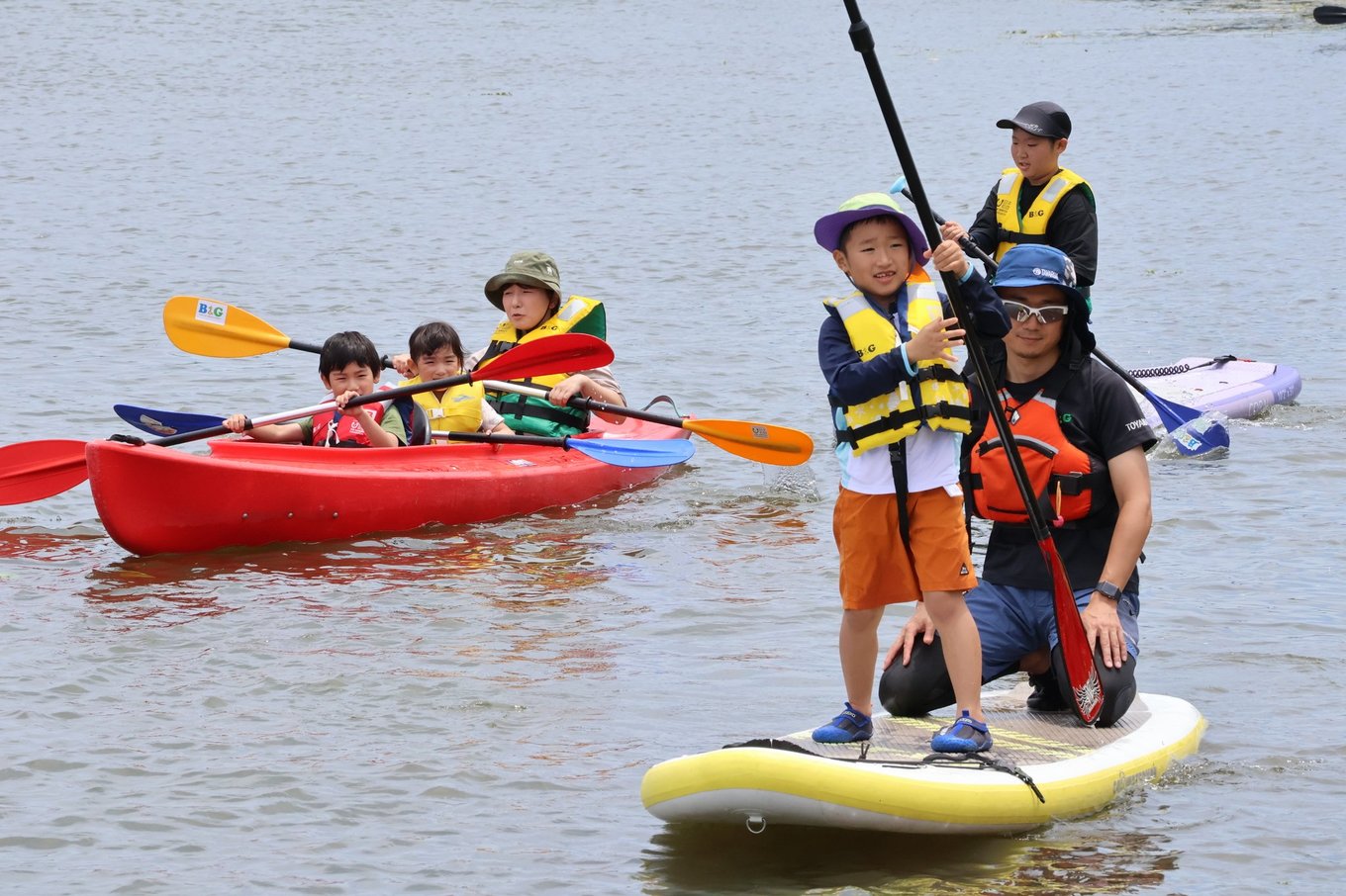 水しぶき浴び自然満喫 富山・白岩川で親子らカヌー体験｜北日本新聞webunプラス