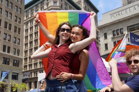 NYで性的少数者ら行進｜北日本新聞webunプラス