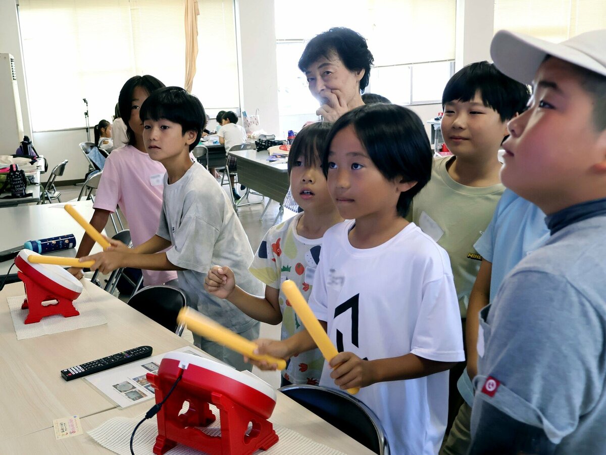 eスポーツで世代間交流 高岡・福田公民館で児童と住民らゲーム楽しむ｜北日本新聞webunプラス