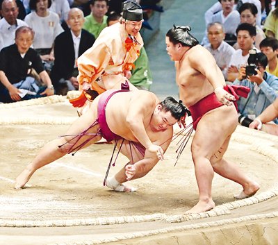 朝乃山、大栄翔に敗れ痛恨7敗目 名古屋場所12日目｜北日本新聞webunプラス