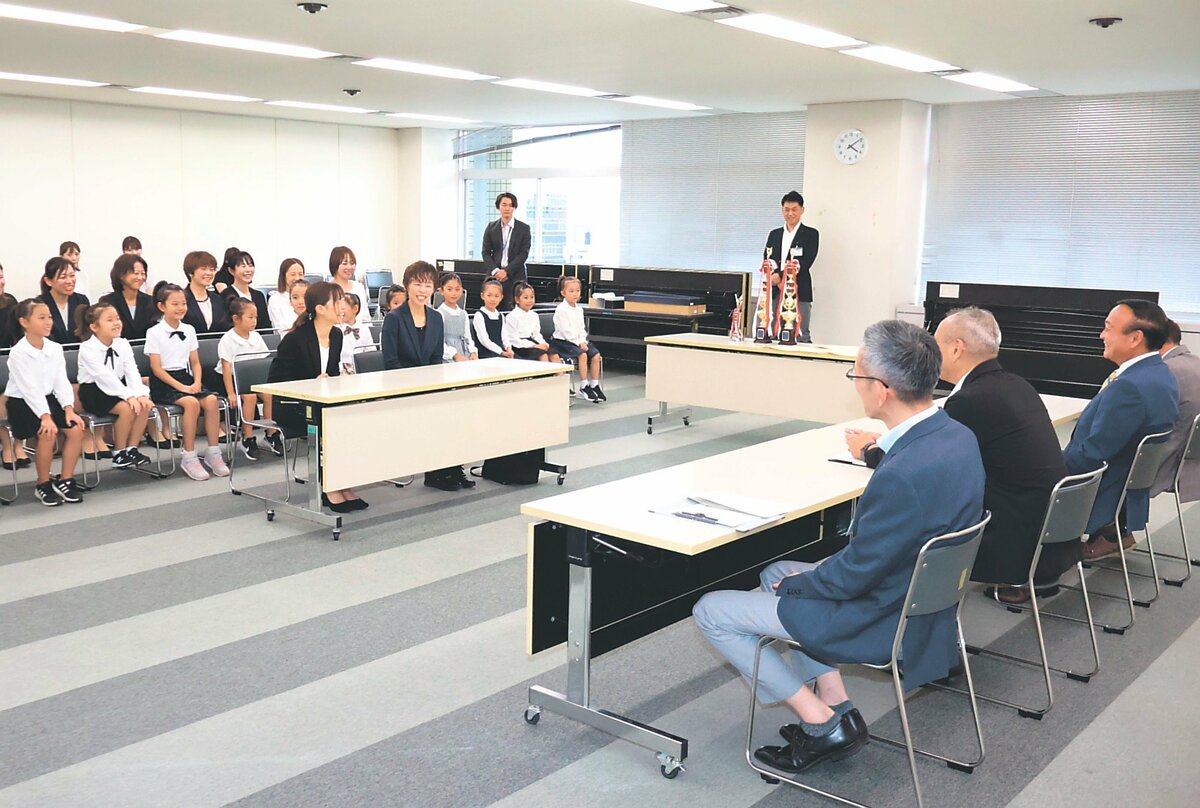 パピーズ、チア日本選手権Vを報告 富山市役所｜北日本新聞webunプラス