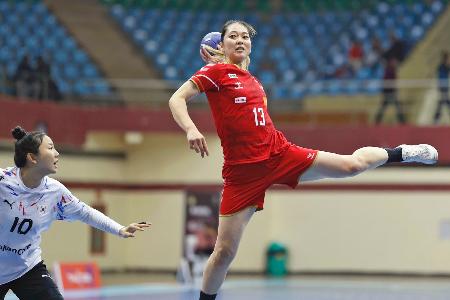 ハンド女子、10大会ぶりV｜北日本新聞webunプラス