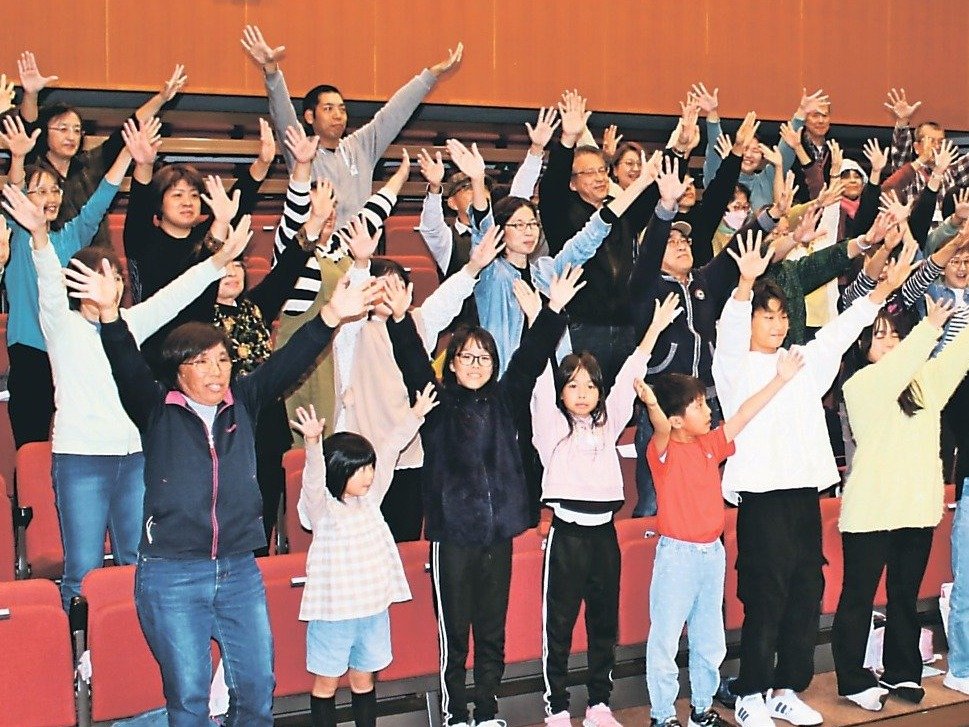 平和の大切さ伝えたい NPO「大空へ飛べ」、高岡で12月1日コンサート｜北日本新聞webunプラス