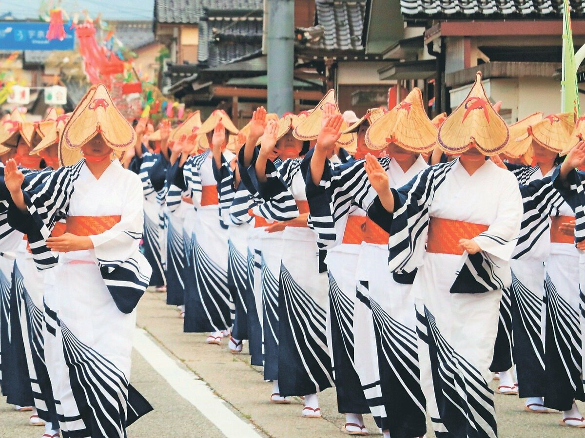 郷愁誘う小唄街流し 入善 舟見七夕まつり、鼓笛隊行進・マラソンも｜北日本新聞webunプラス