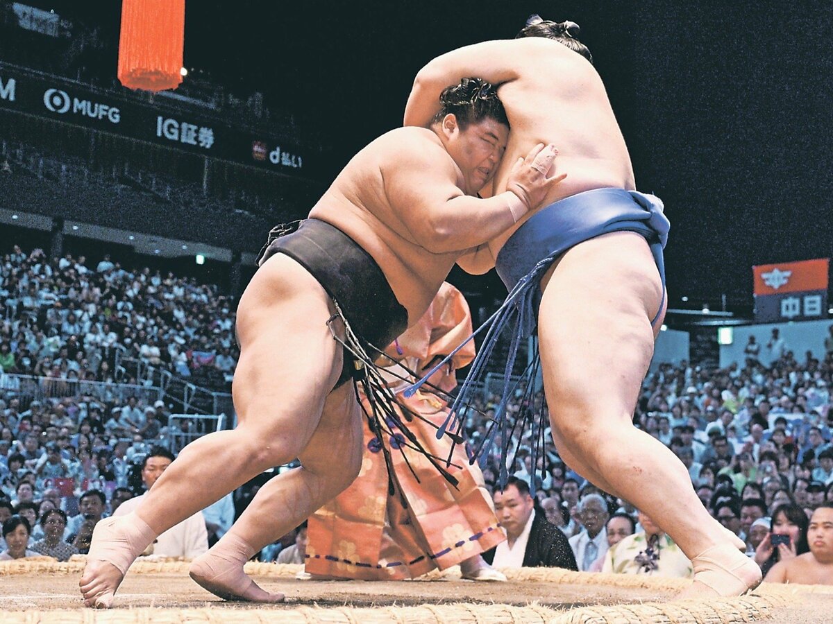 21歳伯桜鵬が初金星 大相撲名古屋場所8日目｜北日本新聞webunプラス