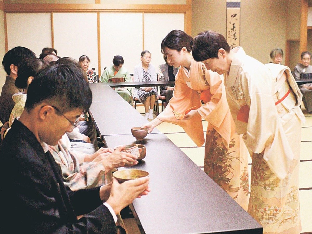 季節の移ろい感じ一服 魚津で北日本茶会10月例会｜北日本新聞webunプラス