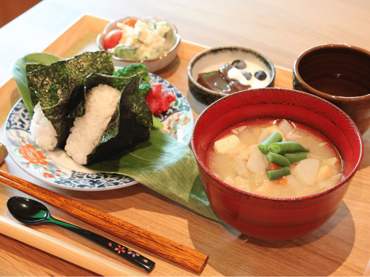 【注目の店】町の憩いのカフェ 一風変わったドリンクも「Cafe勘助」（朝日町）｜北日本新聞webunプラス