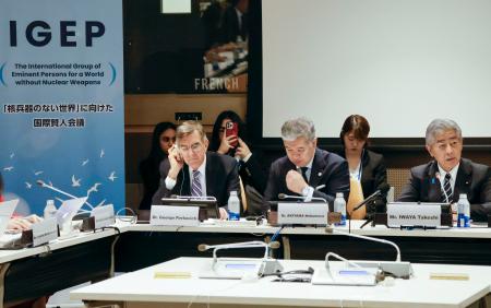 NPT準備委に提言手渡し｜北日本新聞webunプラス