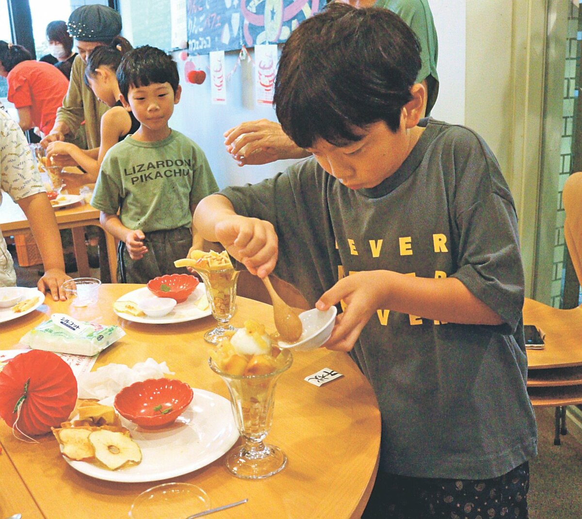 特産リンゴ使ったパフェ完成 富山・山田地域、親子で3品種食べ比べも｜北日本新聞webunプラス