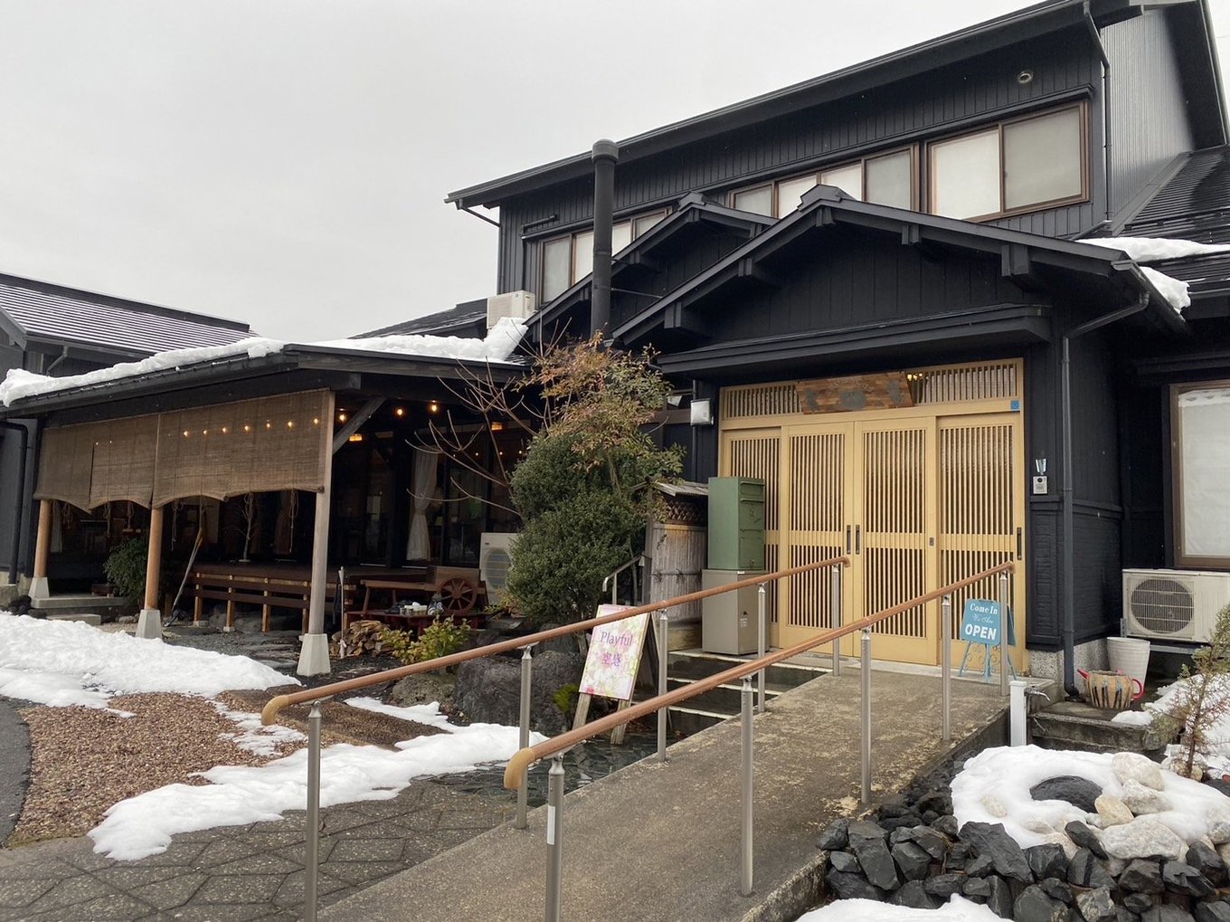 猫と過ごす癒やしの時間 ガレットが豊富なカフェ「Playful空感」【親子でGO！オイシイおでかけ⑪】 コノコト｜北日本新聞webunプラス