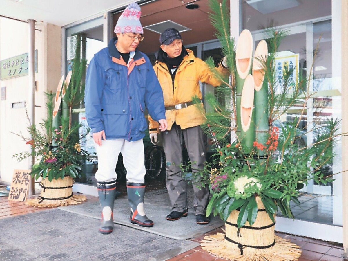 門松に明るい年願う 砺波｜北日本新聞webunプラス