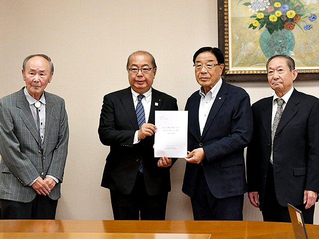 富山大空襲遺品の常設を 超党派議連、知事に要望書提出｜北日本新聞webunプラス