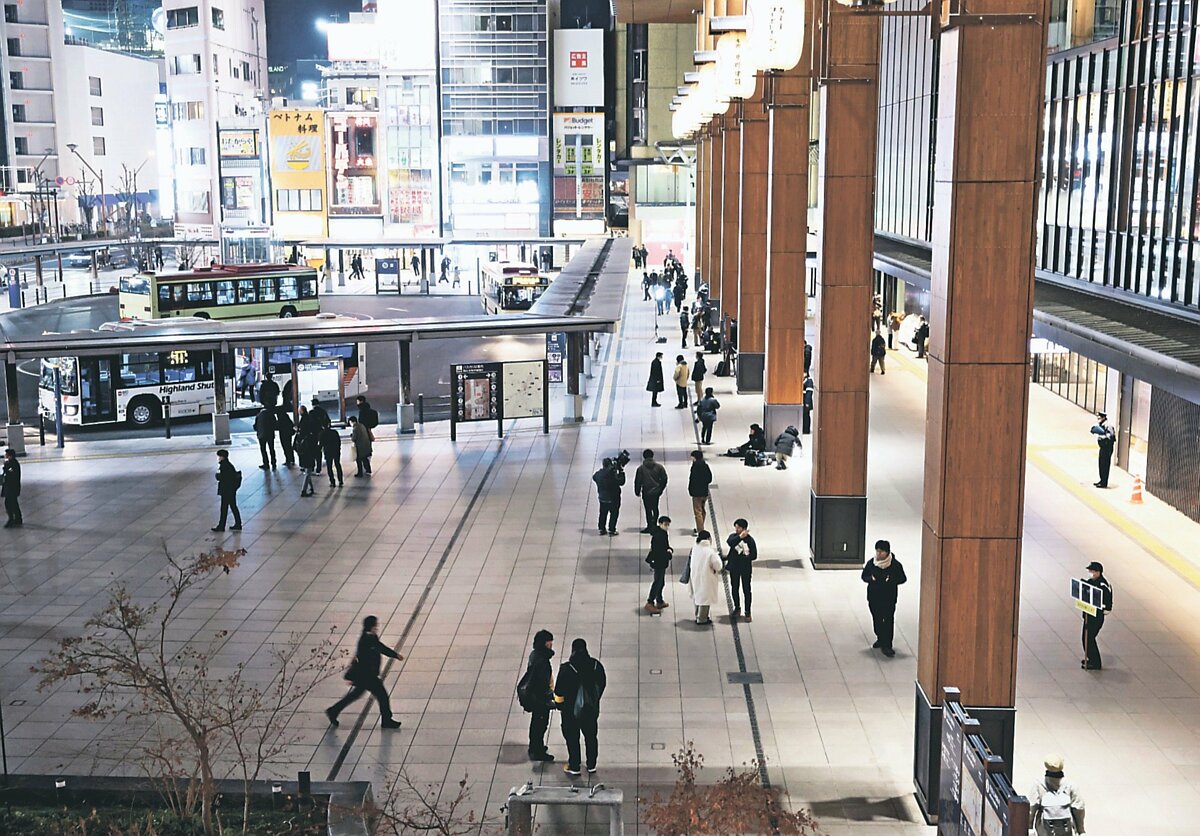 小走り刃物男、響く悲鳴 バス乗り場に血だまり、JR長野駅前3人死傷事件｜北日本新聞webunプラス