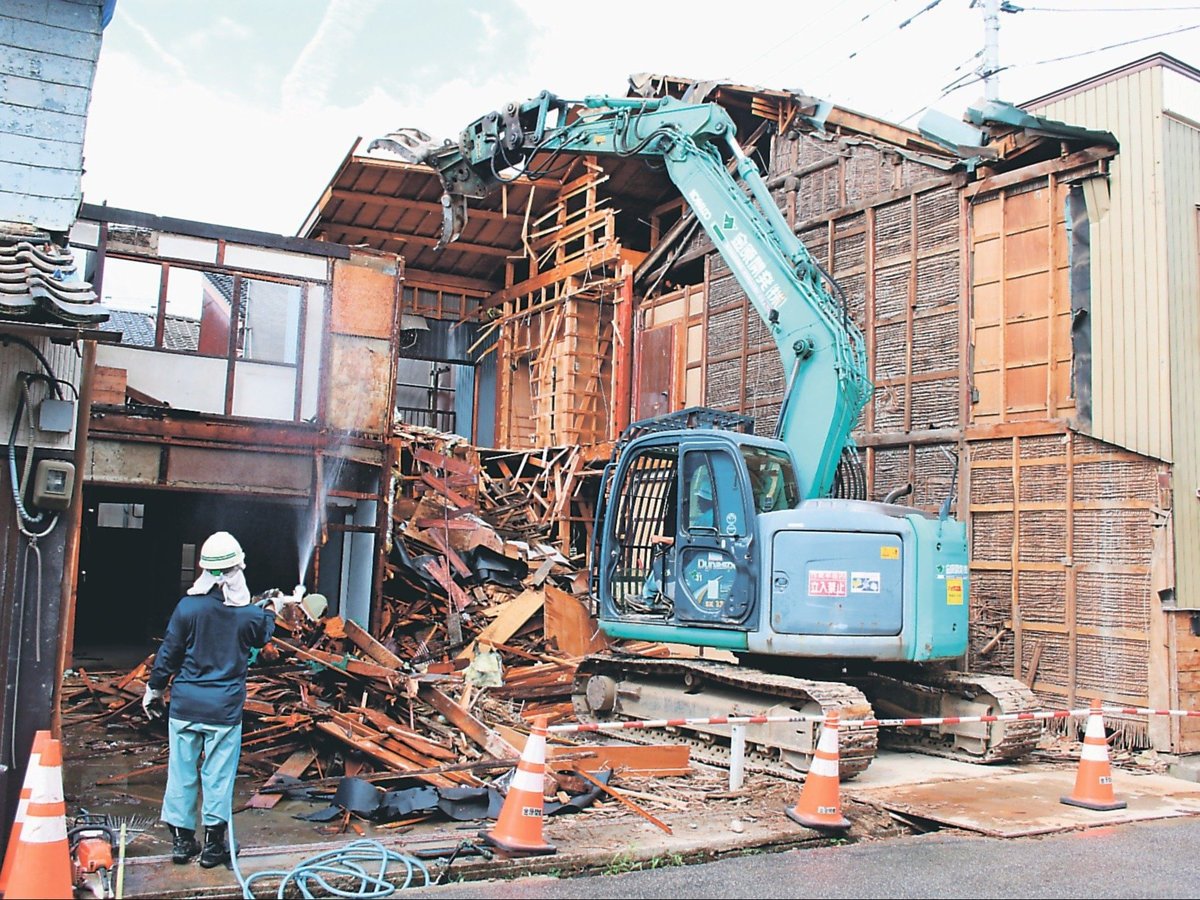 公費解体加速へ支援会議設置、高校体育館空調は25年度中に方針 県議会代表質問｜北日本新聞webunプラス