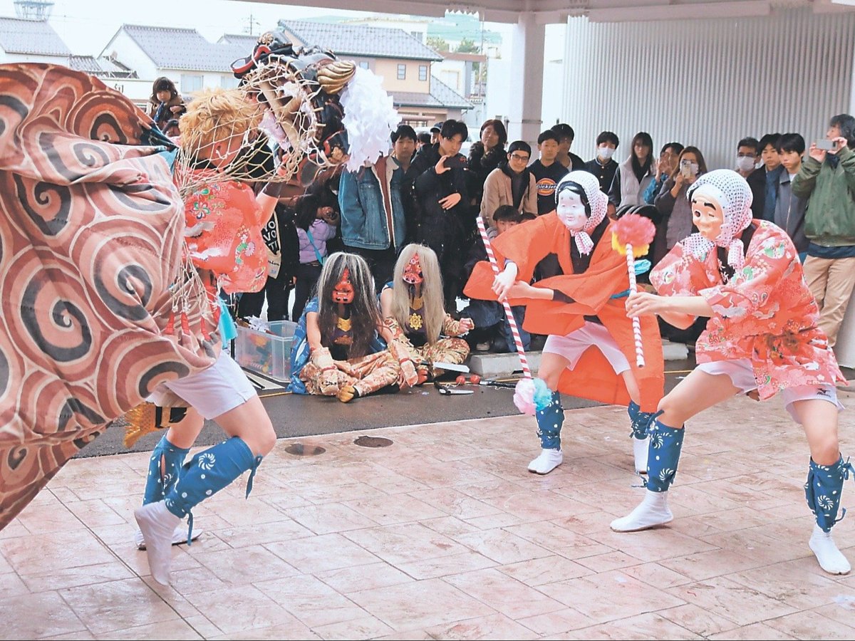 若い力で地域に活気 射水で新湊高生イベント、獅子舞演舞や飲食店出店｜北日本新聞webunプラス